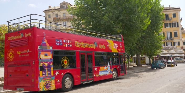 Korfu: Hop-on/Hop-off-Bus Stadtrundfahrt 2026